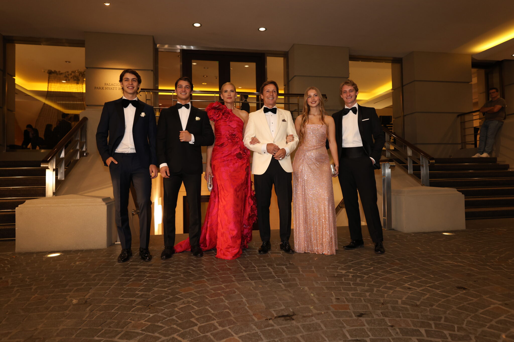 Valeria Mazza y Alejandro Gravier realizan la 18° gala solidaria en el ...